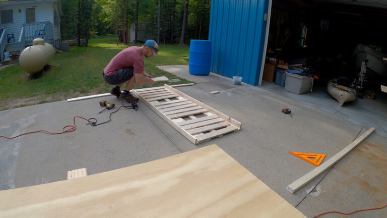 Chevy Astro Camper Van Build: Pull Out Slat Bed Seeking Lost: Thru ...